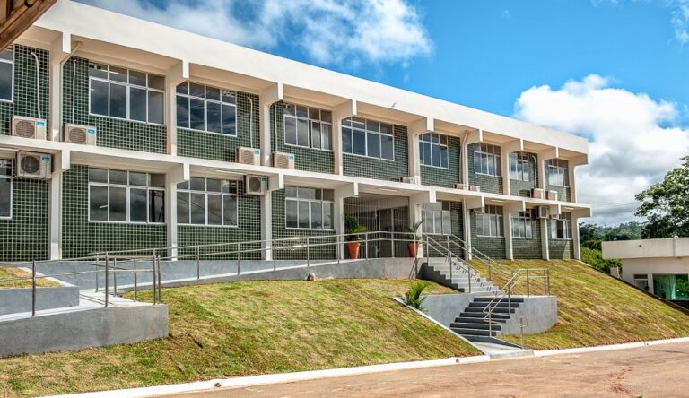 Ufra abre concurso com 17 vagas para ensino superior e salários ...